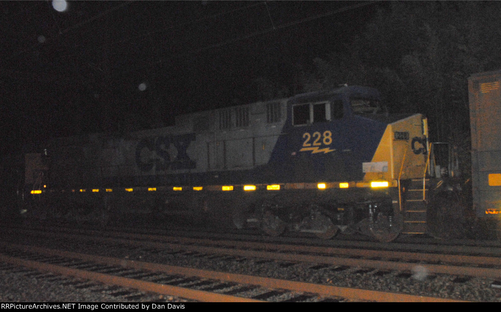 CSX AC44CW 228 trails on Q410-29